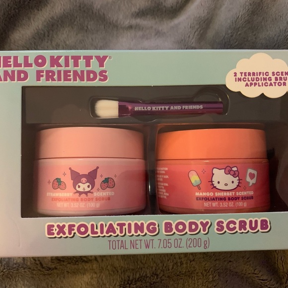 Hello Kitty | Bath & Body | New Hello Kitty Exfoliating Body Scrub Set ...